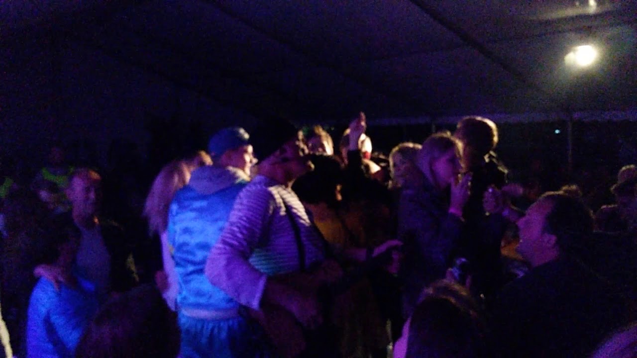 Goggen finish the concert. - YouTube