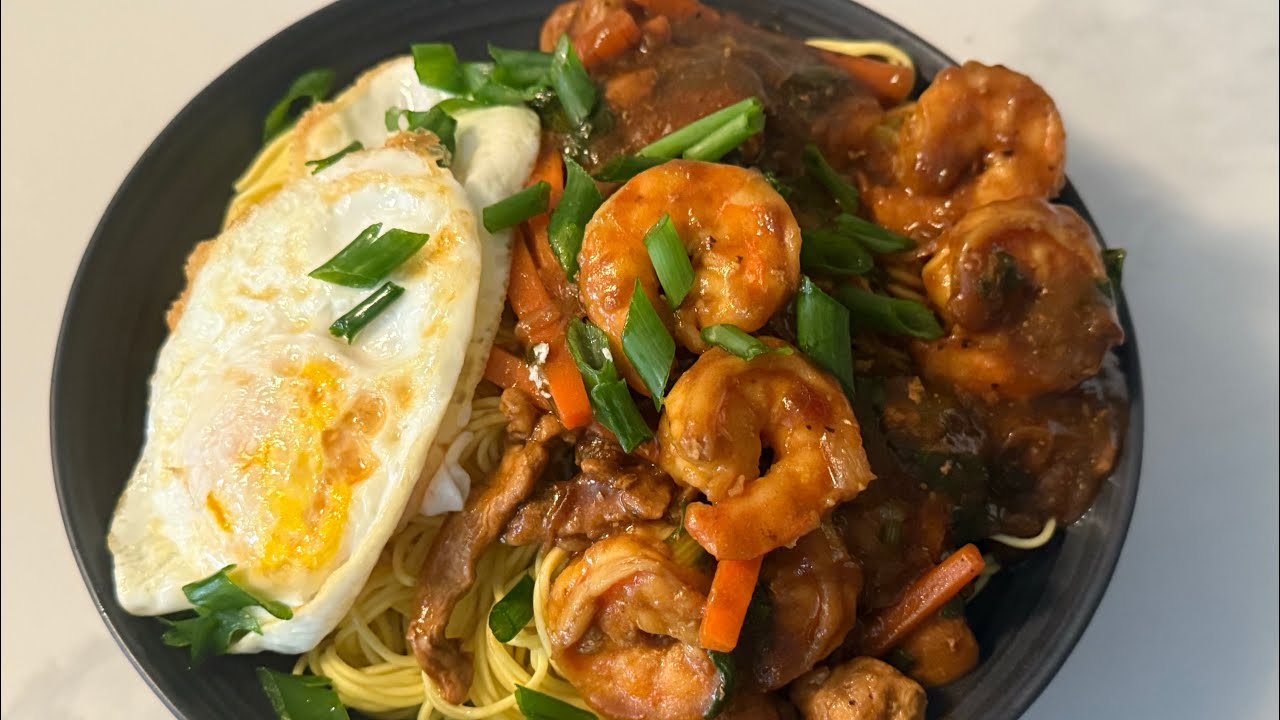 Mine Bouille Crevette et Poulet (En Creole) - La Cuisine Laila - YouTube