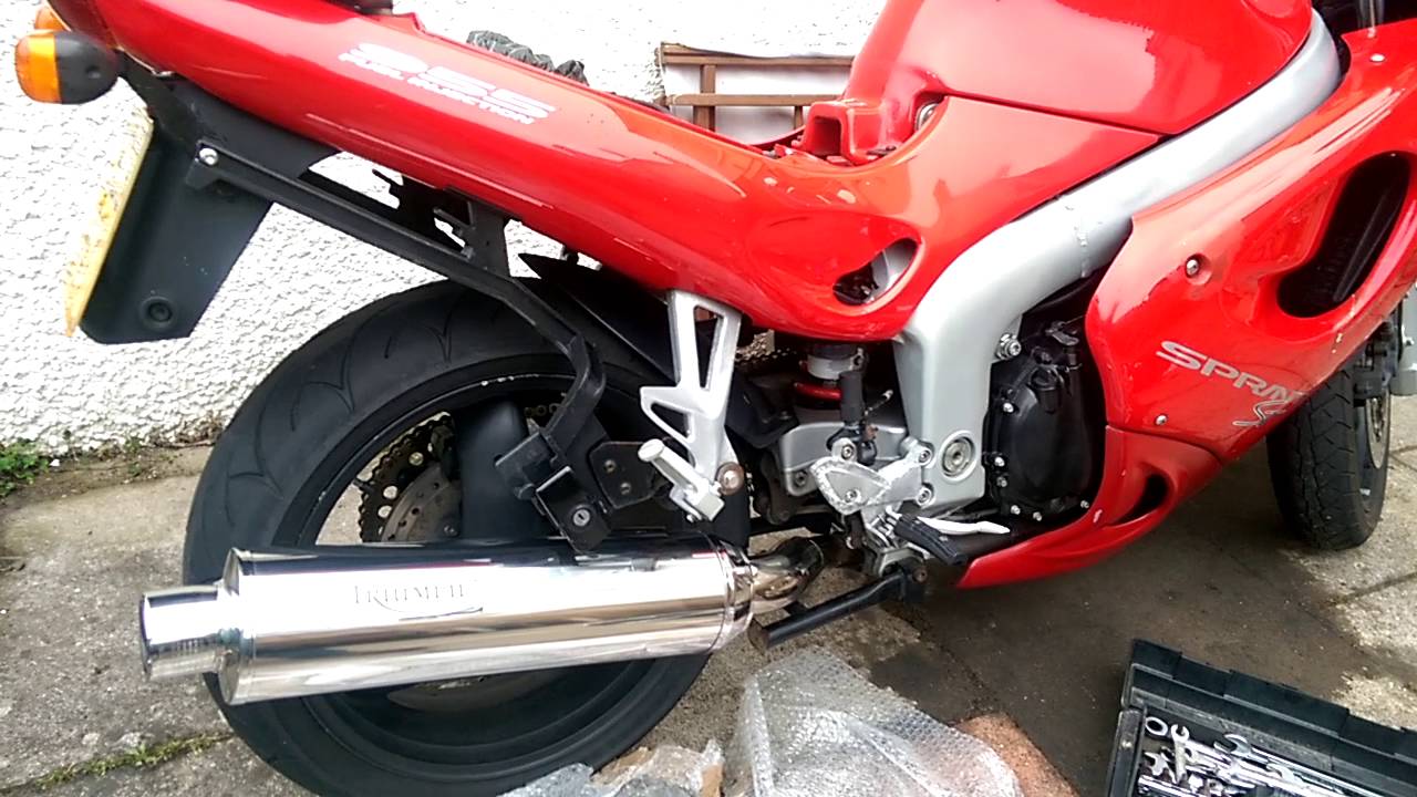 Triumph Sprint ST 955i TOR exhaust - YouTube