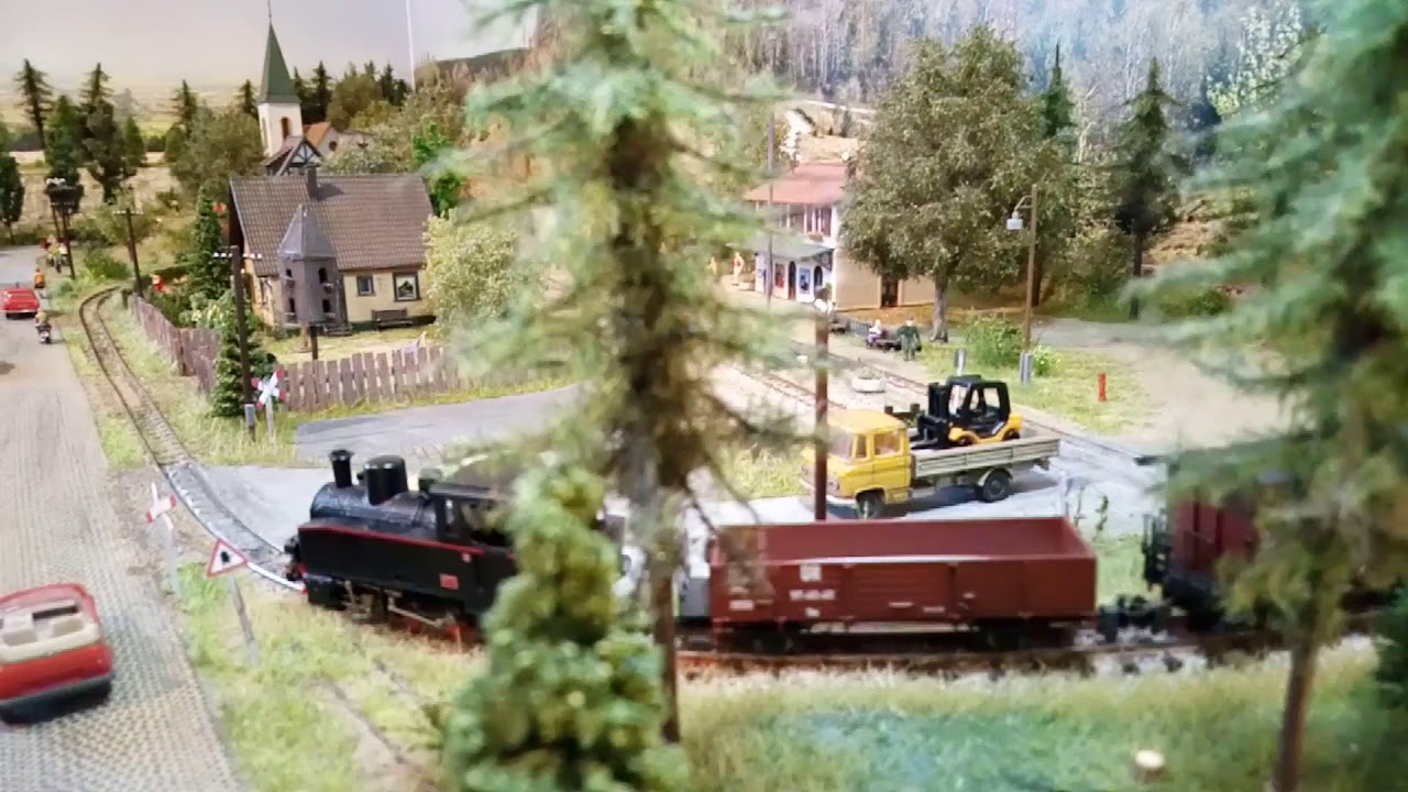 H0e Güterzug - Model railway layout - Modellbahn anlage (HOe / 009 /OO9 ...