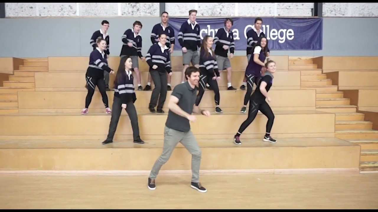 Echuca College Uptown Funk 2017 - YouTube