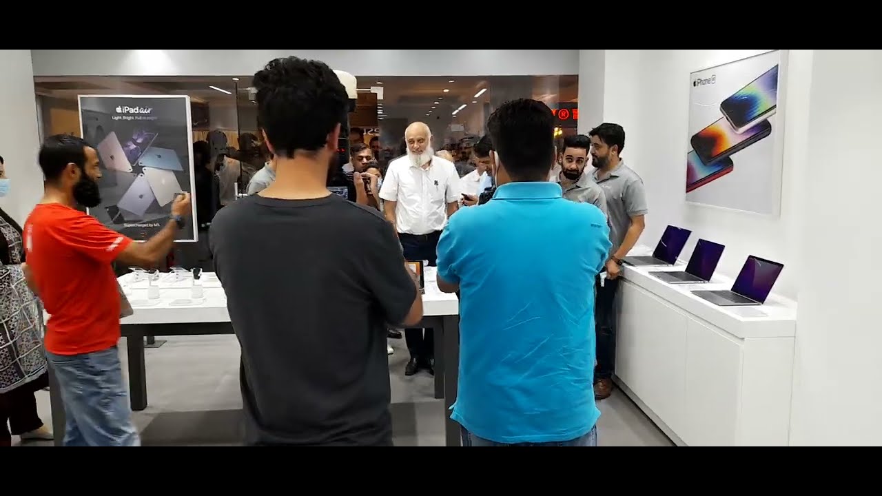 iCrest Authorized Apple Store at City Mall, M.A Road, Srinagar - YouTube