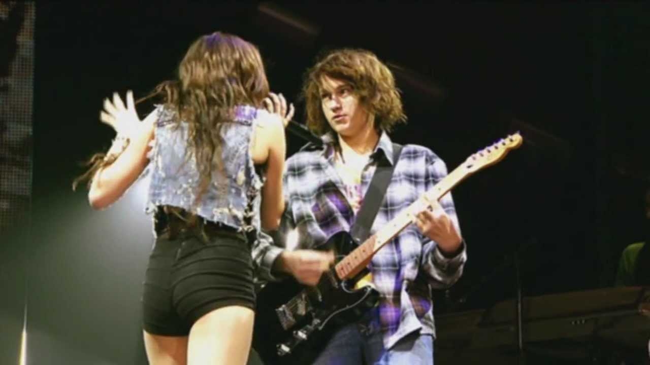 [DVD] Miley Cyrus - Hovering - Live at The O2 Arena HD [1080p ...