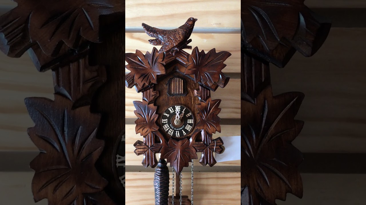 Hones small traditional cuckoo clock. www.cuckoohaus.com - YouTube