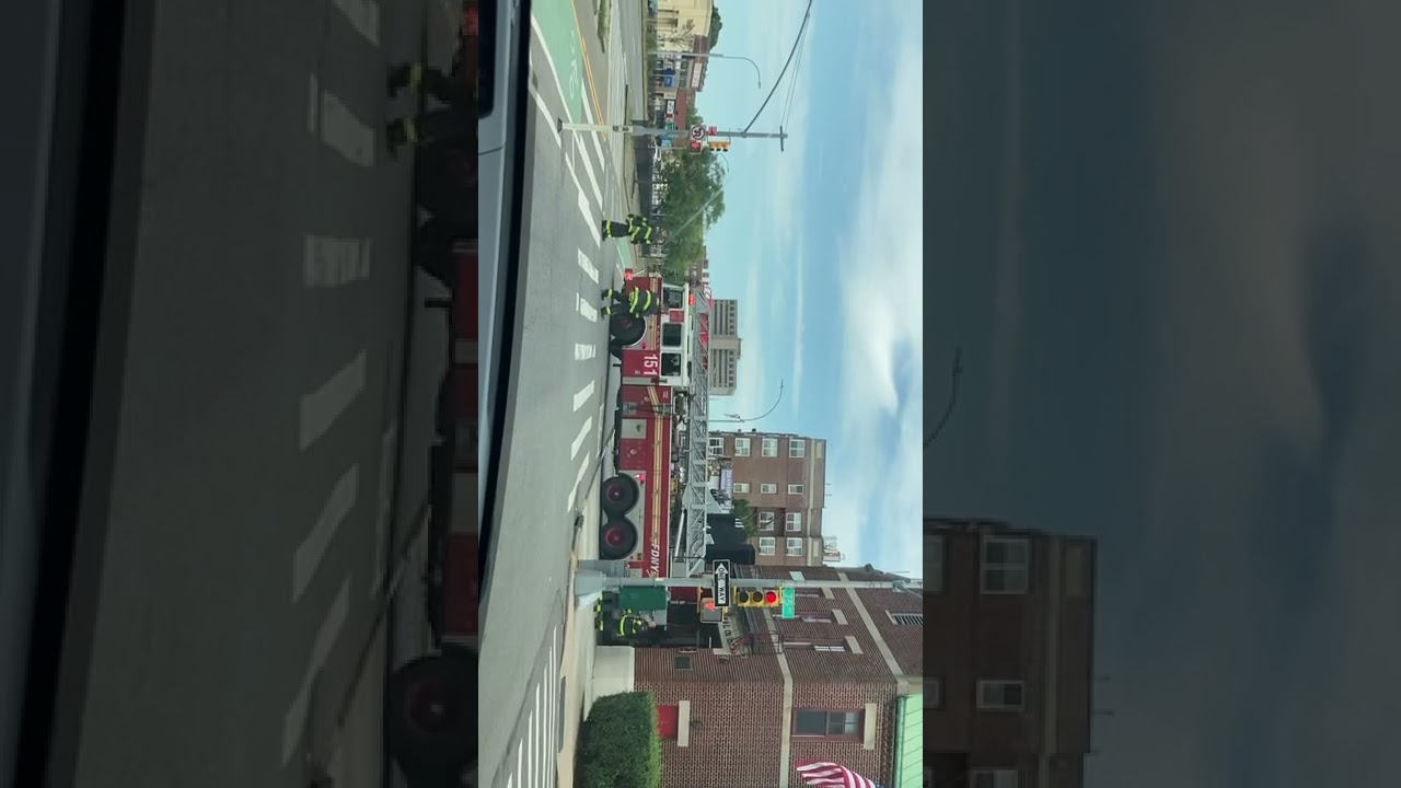 FDNY ladder 151 returning to its quarters - YouTube