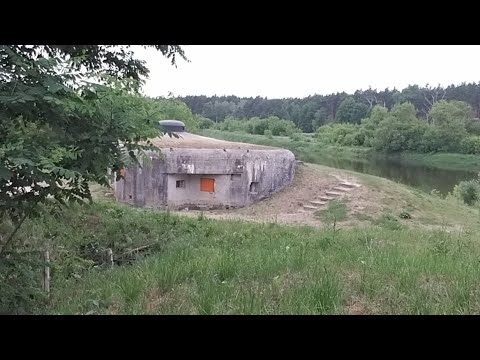 LIVE ON LOCATION lines of bunkers upon lines of bunkers! - YouTube