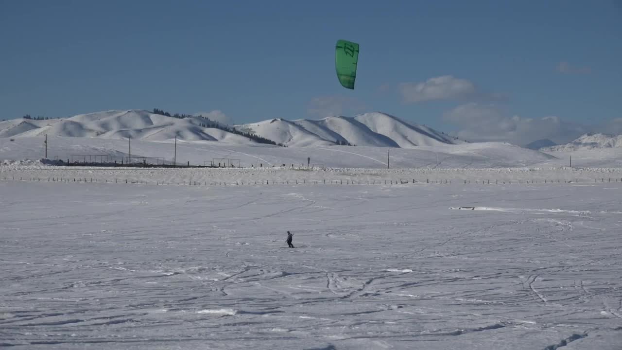 Snow kiting combines wind, kites and skiing on the Camas Prairie - YouTube