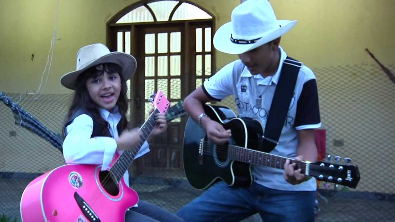 BANDA FORRO KIDS Nascemos para cantar - YouTube