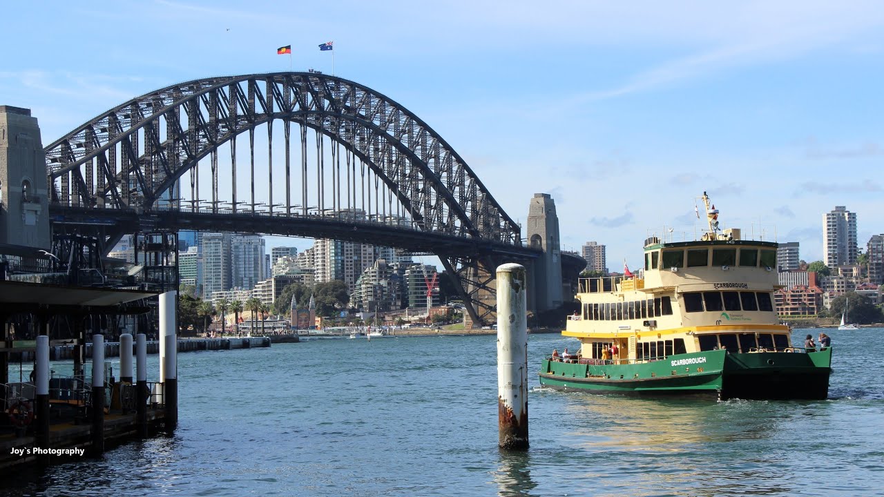 Crossing Sydney Harbour Bridge by train..🌁🚈 - YouTube