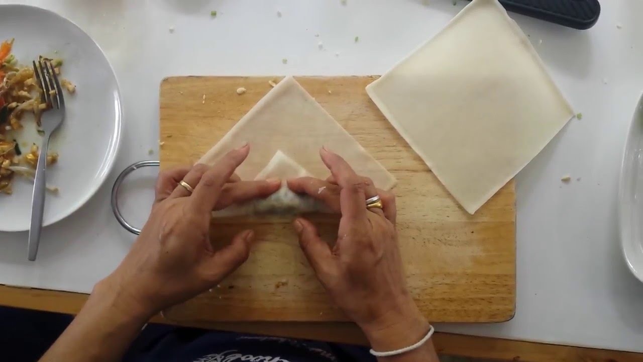 How to fold spring rolls - Thai cooking lesson by Thai secret school ...
