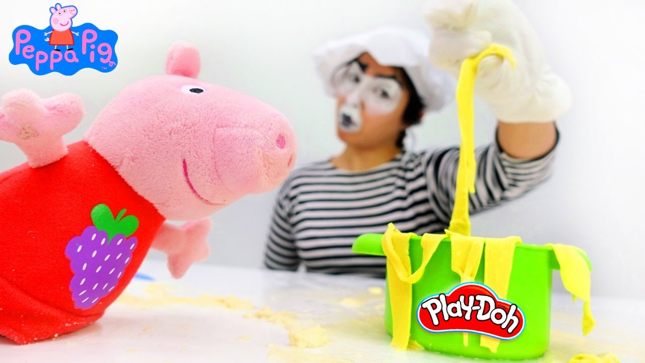 Clown and Peppa Pig toy cook Play-Doh pasta. - YouTube
