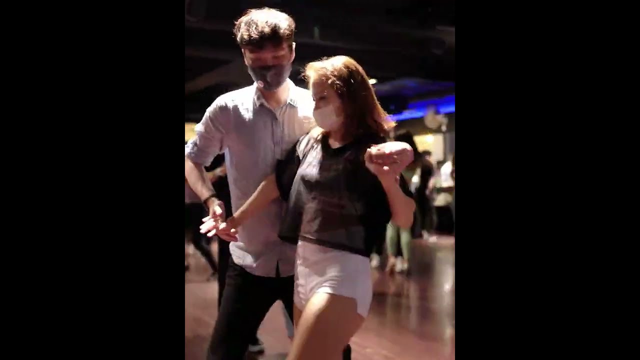 老板对我性感的身材很满意,答应明天送我首饰,心里好期待呢 Youtube