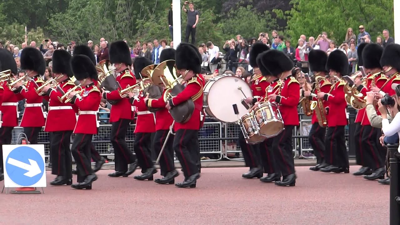 London Buckingham Palace: Marching Band of Guards during Guard Changing ...