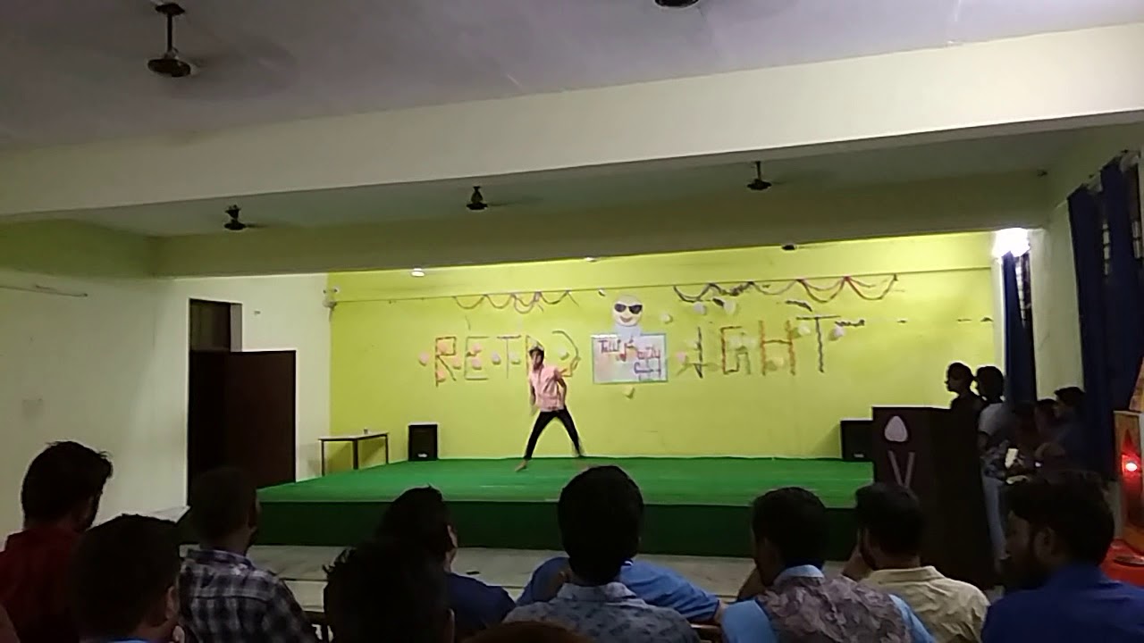 VIT Aligarh Saturday night 2018 - YouTube