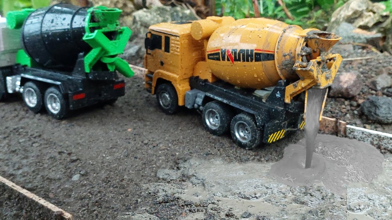 MOBIL TRUK MOLEN COR BETON, TRUK MIXER JAYAMIX NGECOR JALAN DESA ...