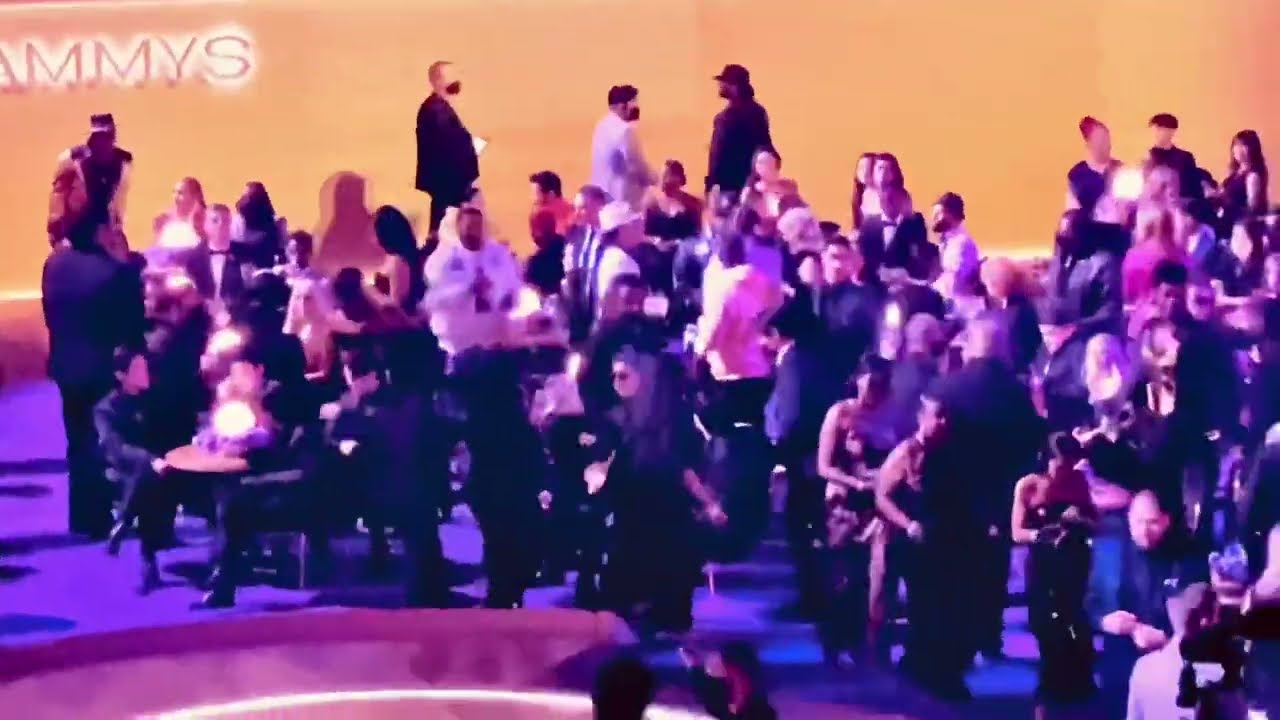 BTS at their tables w/ Donatella Versace lurking - LIVE Grammys 2022 ...