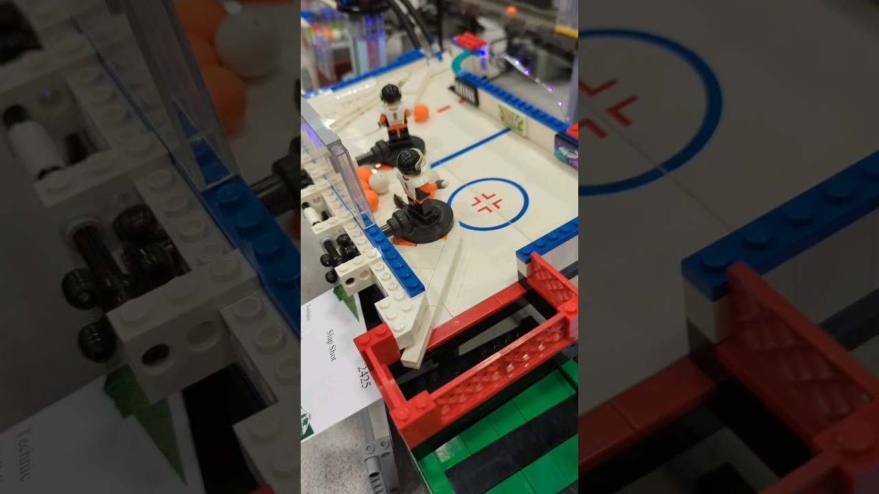 LEGO Hockey Ball Machine at Bricks Cascade 2023 | Brick Finds & Flips