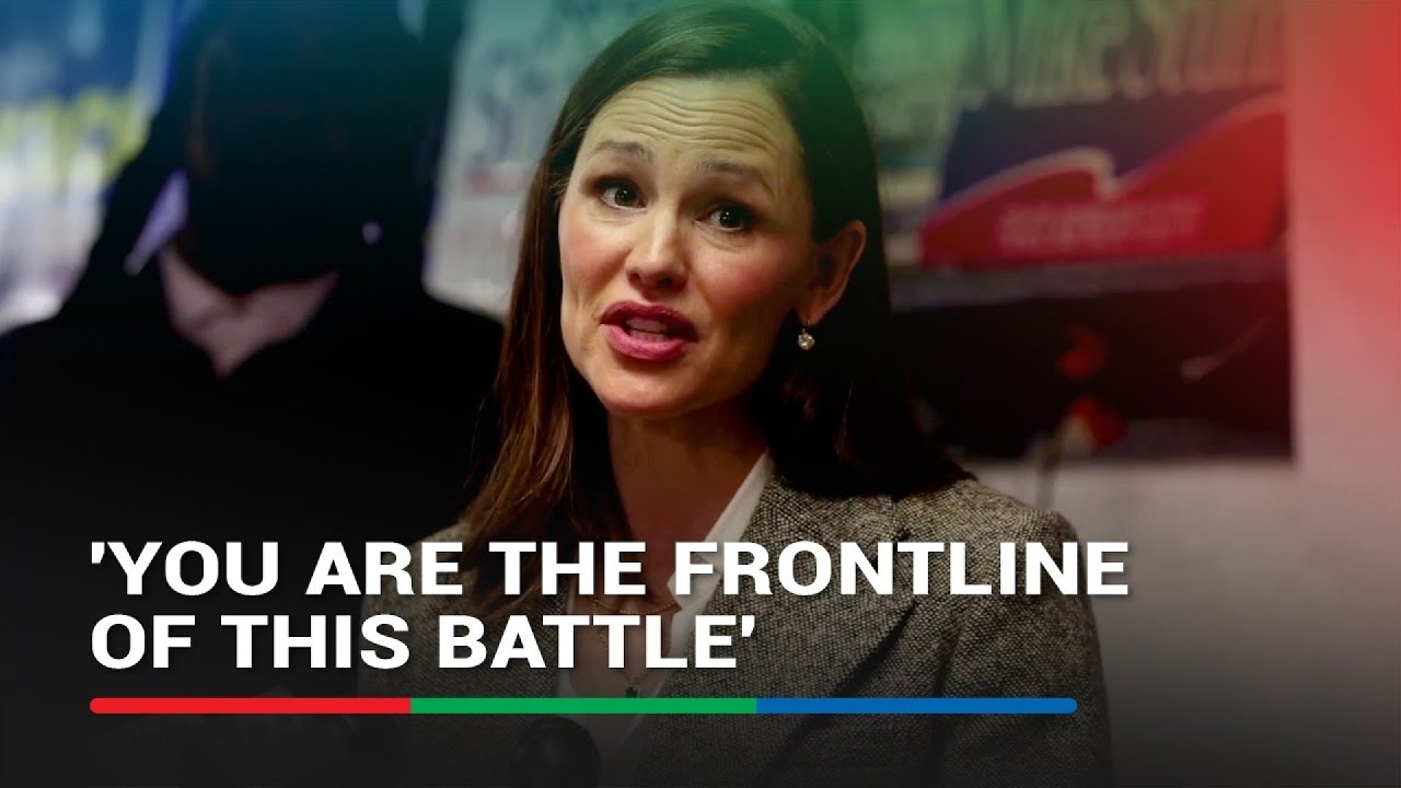 Actor Jennifer Garner campaigns for Kamala Harris - YouTube