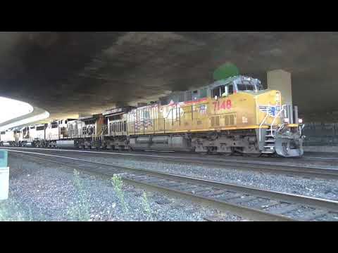 (Southbound) Union Pacific Mixed Freight Train passes through 21ST Street. - YouTube