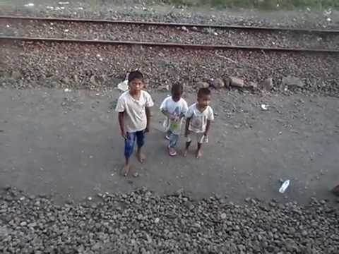 pengemis cilik - YouTube
