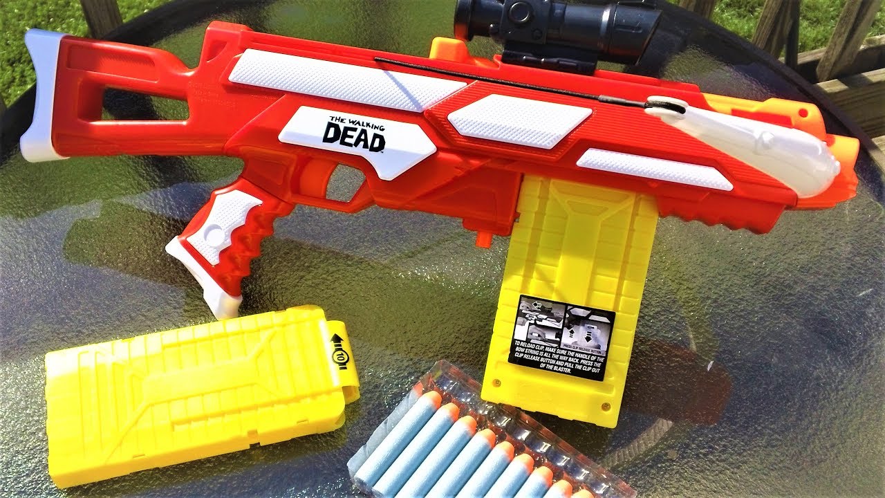 Unboxing and first impressions of Buzz Bee's Walking Dead series Dwight ...