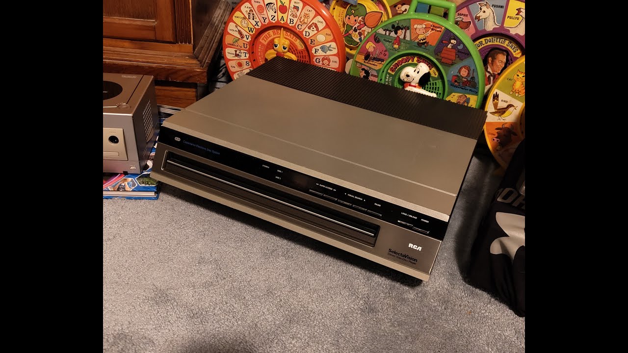 RCA videodisk player from 1982 - YouTube