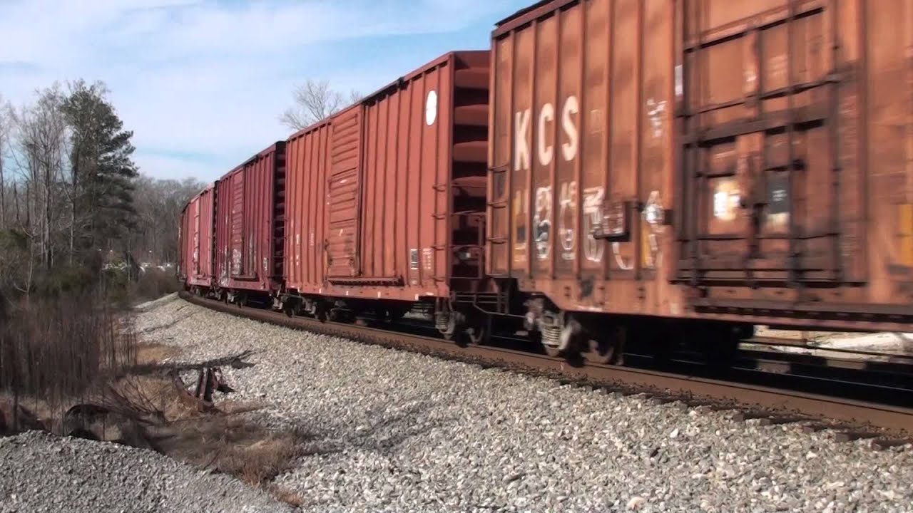 KCS SD70MAC #3940 leads M-SHNS at Rankin, Mississippi - YouTube