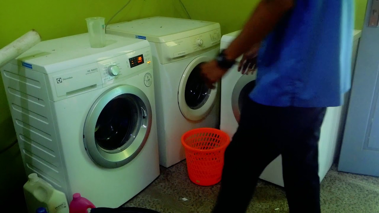 Seri Pembelajaran Praktik - HANDLING GUEST LAUNDRY - YouTube