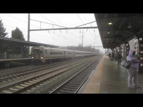 A Late NJ Transit Train #3843 at Hamilton - YouTube