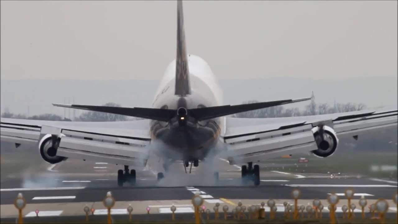 Close-Up Landings| Plane Spotting - YouTube