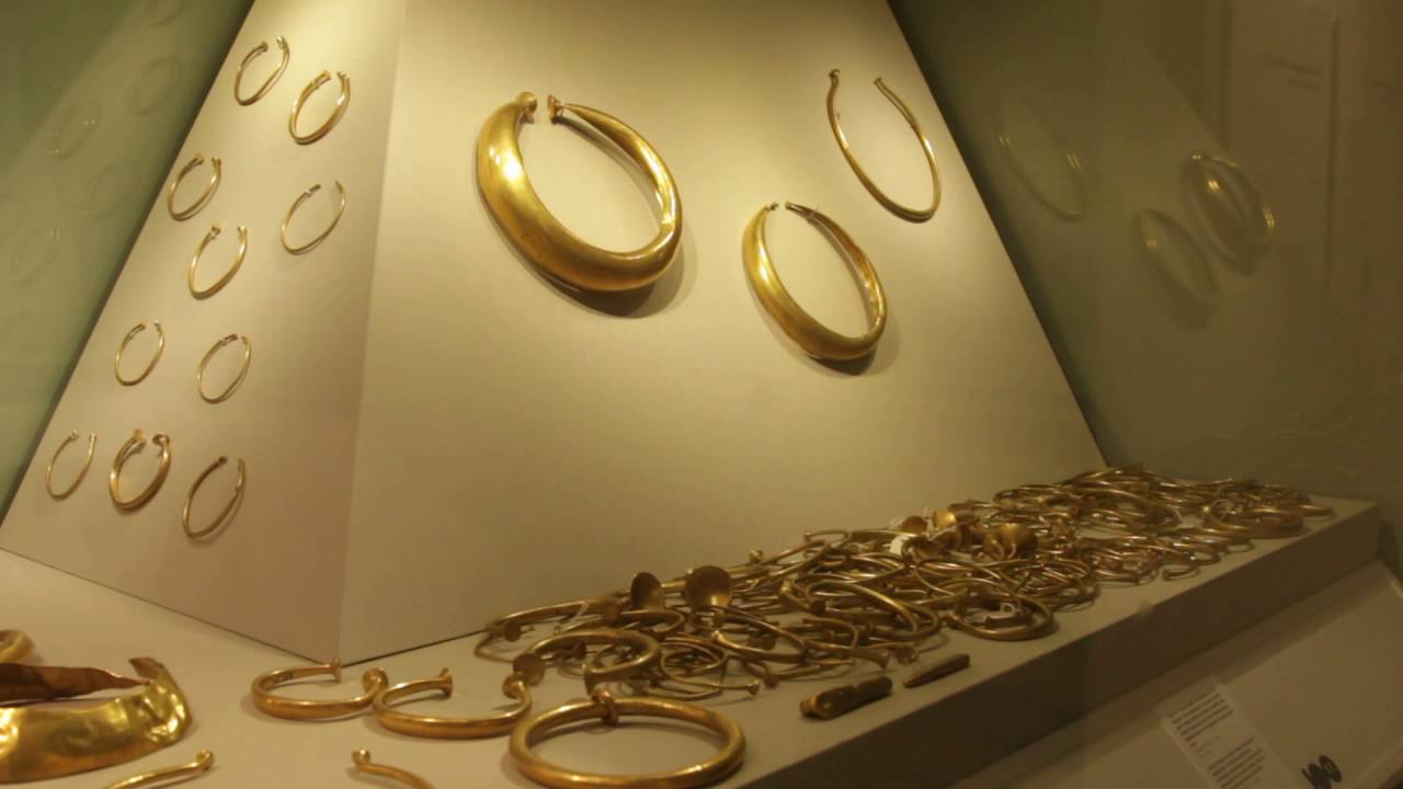 Gold Hoard (800 - 700 B.C.) discovered at Mooghaun North Co Clare ...