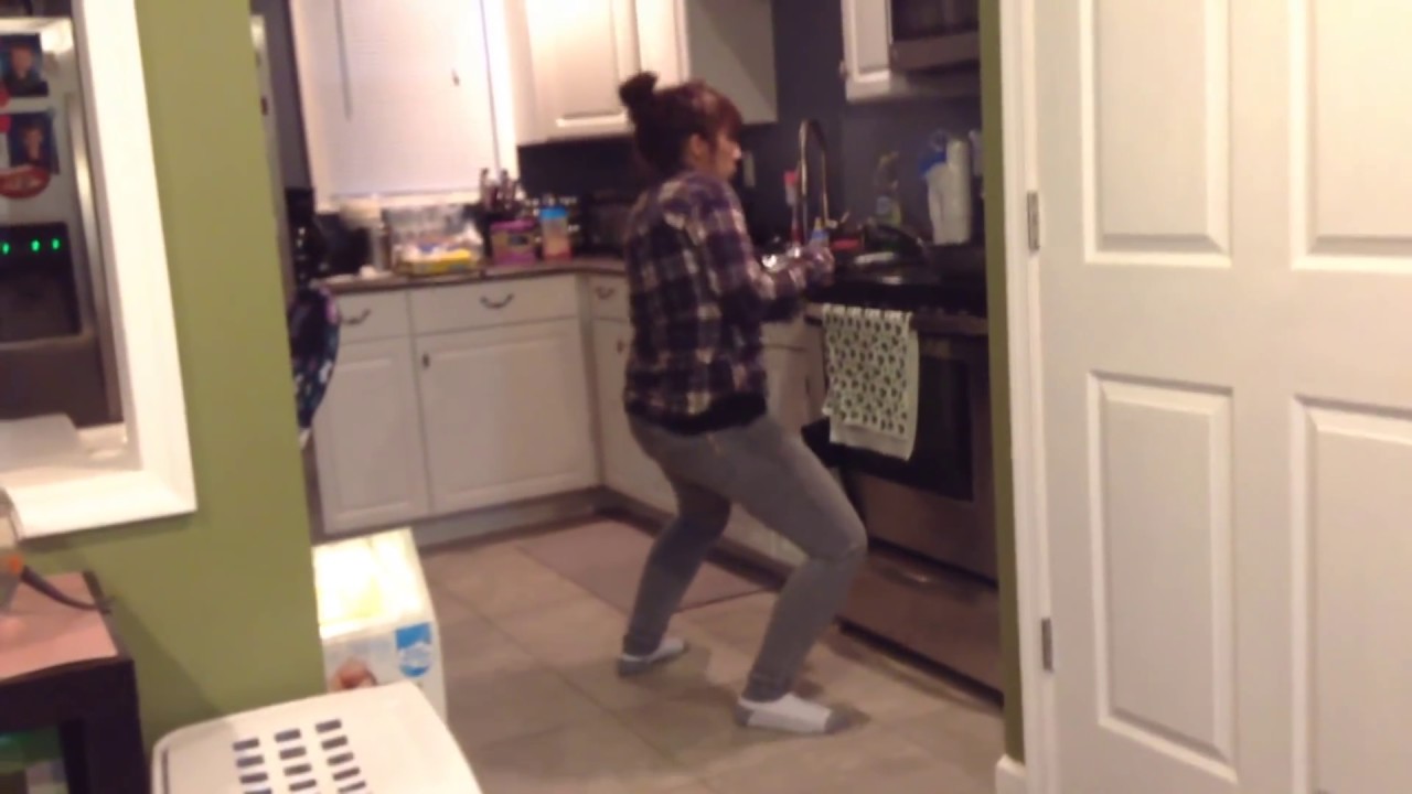 Caught mom dancing while making us tacos. - YouTube