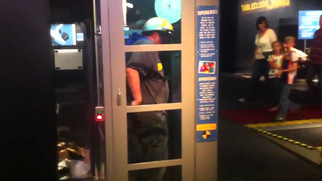 Mythbusters telephone booth fail - YouTube