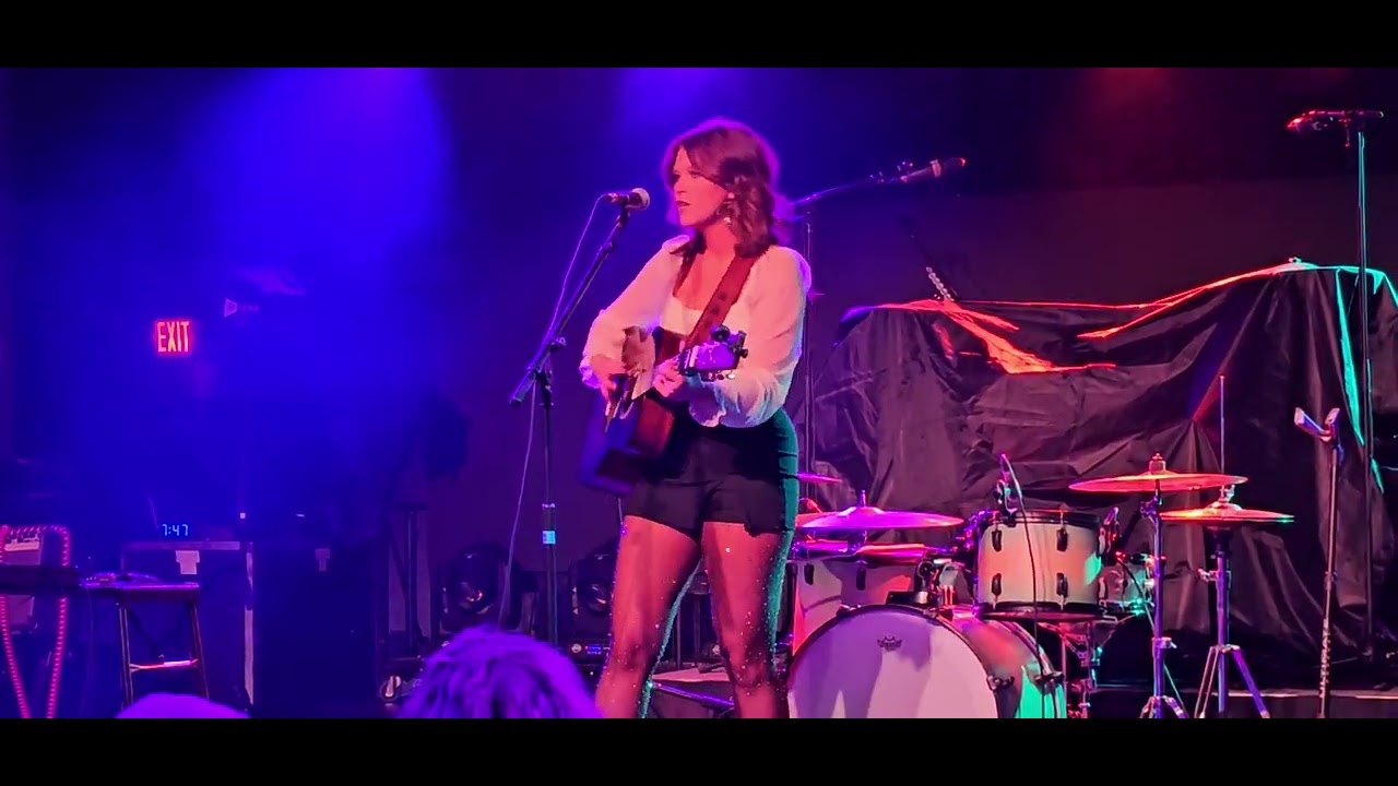 KAYLYN PACE LIVE LANSING RECORDED BY BUGSY - YouTube