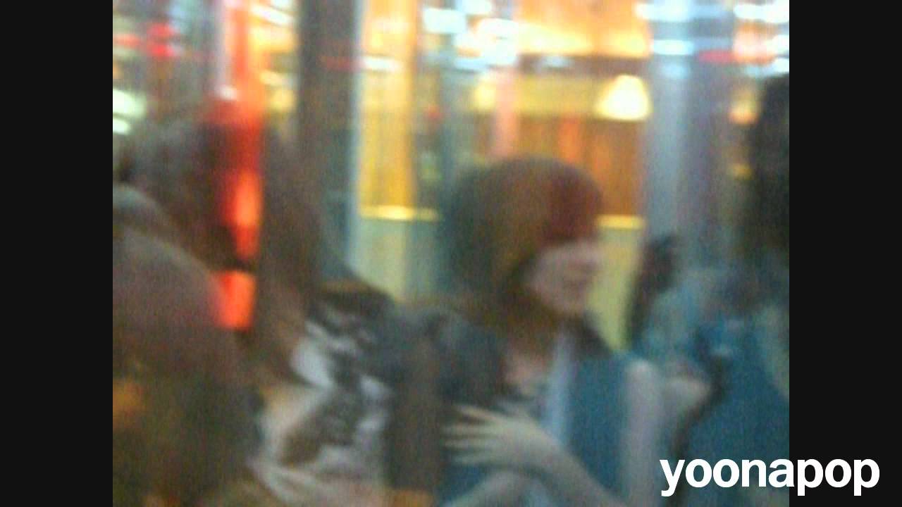 110921 EunMin in Lift @ Siam Paragon - YouTube