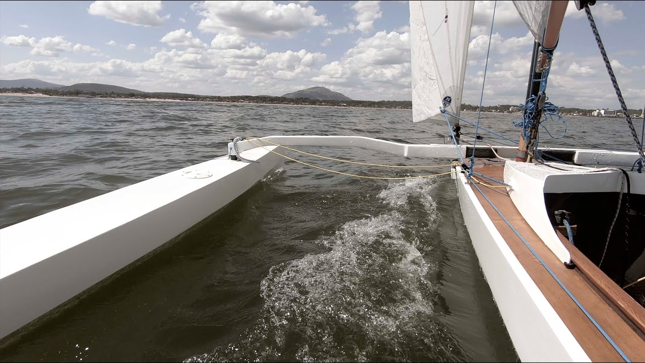 Ô Vives - Trimarán Trika 540-2 - Piriápolis - 20210221-23 - YouTube