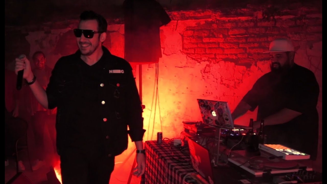 NICO G - Sentado En El Castillo - YouTube