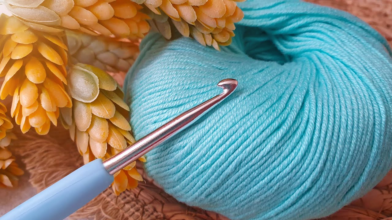 Super! I could not even believe that it crochet so easily, only 4 rows ...