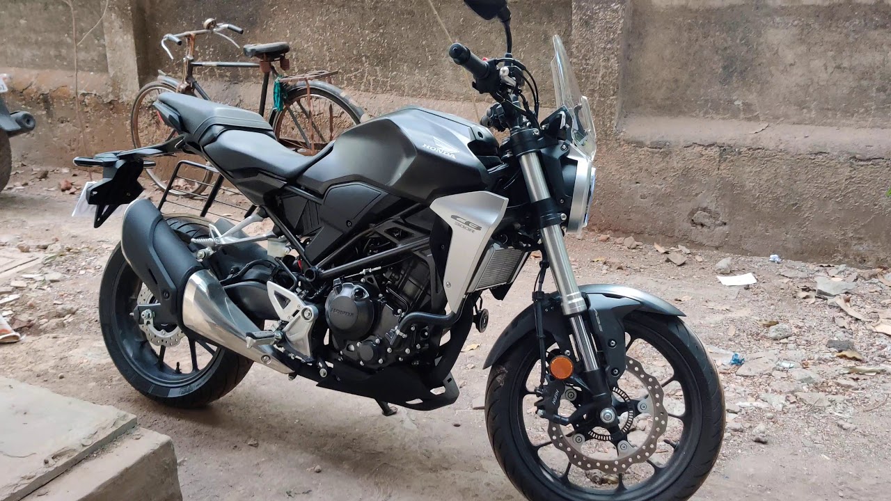 Honda CB 300R engine warm up - YouTube