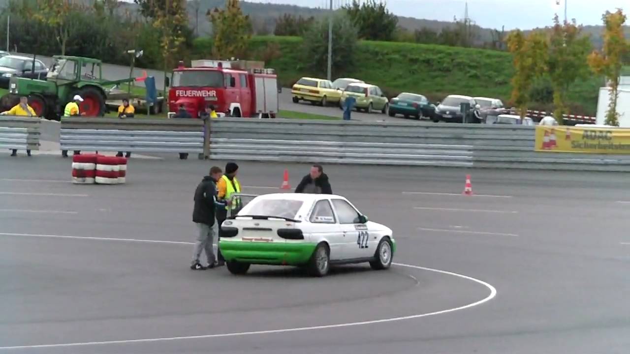 Markus Ruppel schiebt sein Auto - YouTube