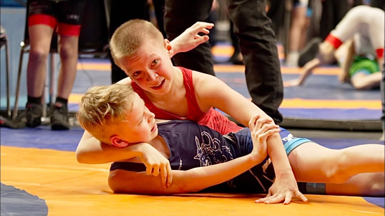 Scoreboard U13 Ivan Agafonov (LTU) vs Matias Tervonen (FIN) 38kg. Greco-r boys wrestling. B-cam ...