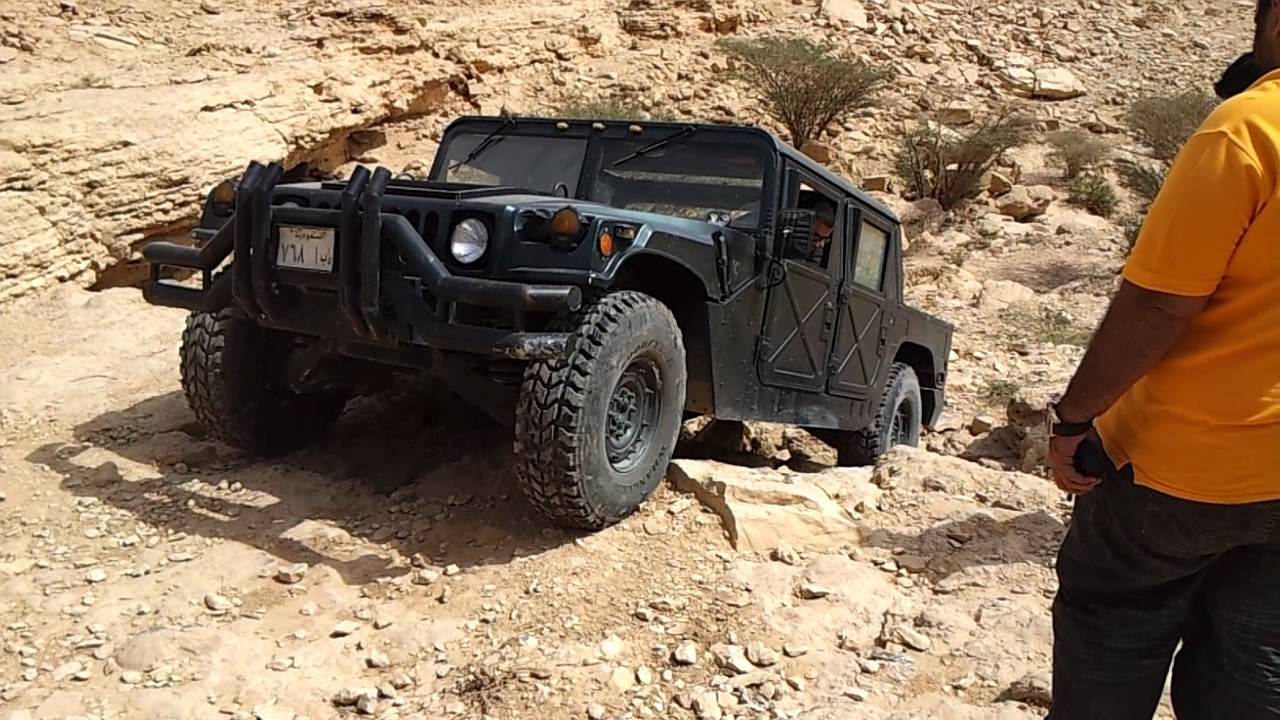 Humvee rock crawling in Riyadh. Saudi. - YouTube