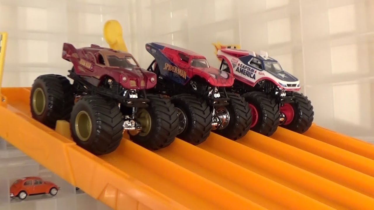 Hot Wheels Monster Jam RACING - Day 2 - YouTube