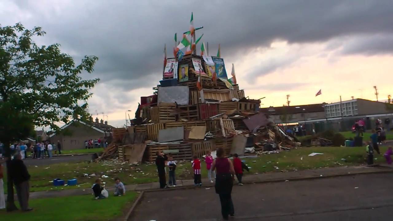 bonfire at lurgan 2012 - YouTube