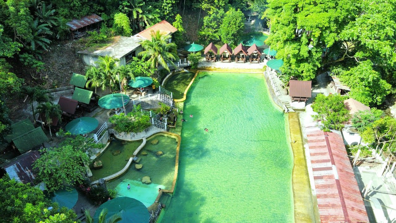 Aerial shot nang isang cold spring resort, Walang iba kundi ang Hurom ...