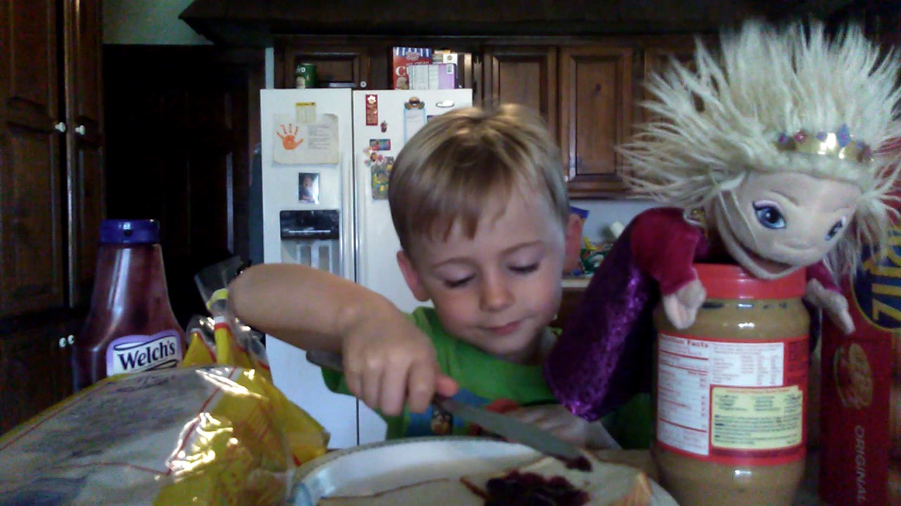 The worst way to make a sandwich with puppet and TREY!!! - YouTube