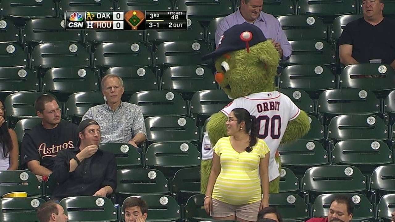 Orbit has fun with fans in the stands - YouTube