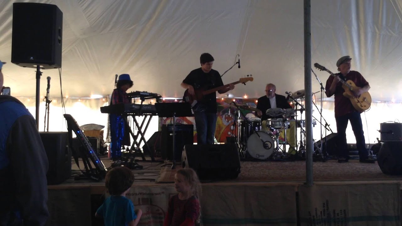 Maxwell (10) and his band "Jazz Bros" play "Fishtail Cadillac" - YouTube