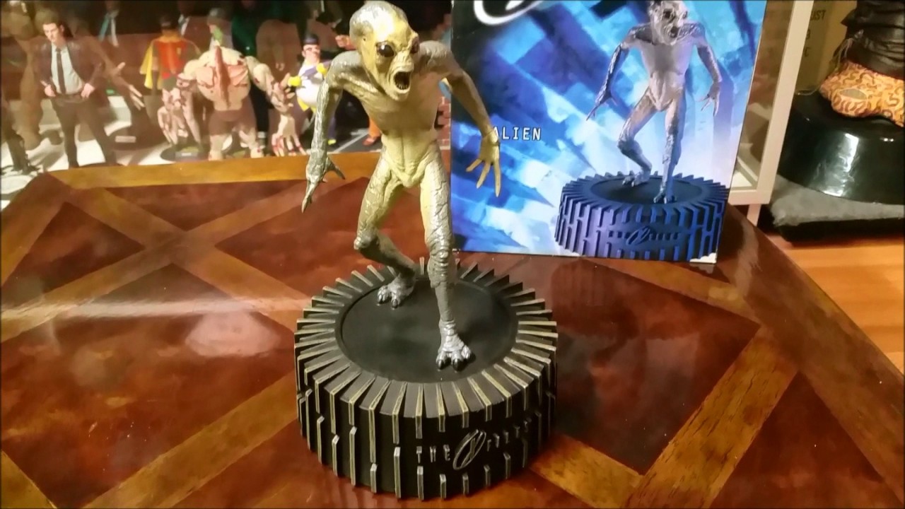 X-Files "Alien" (Dark Horse) Statue "Fight the Future" ~ Review #103 ...