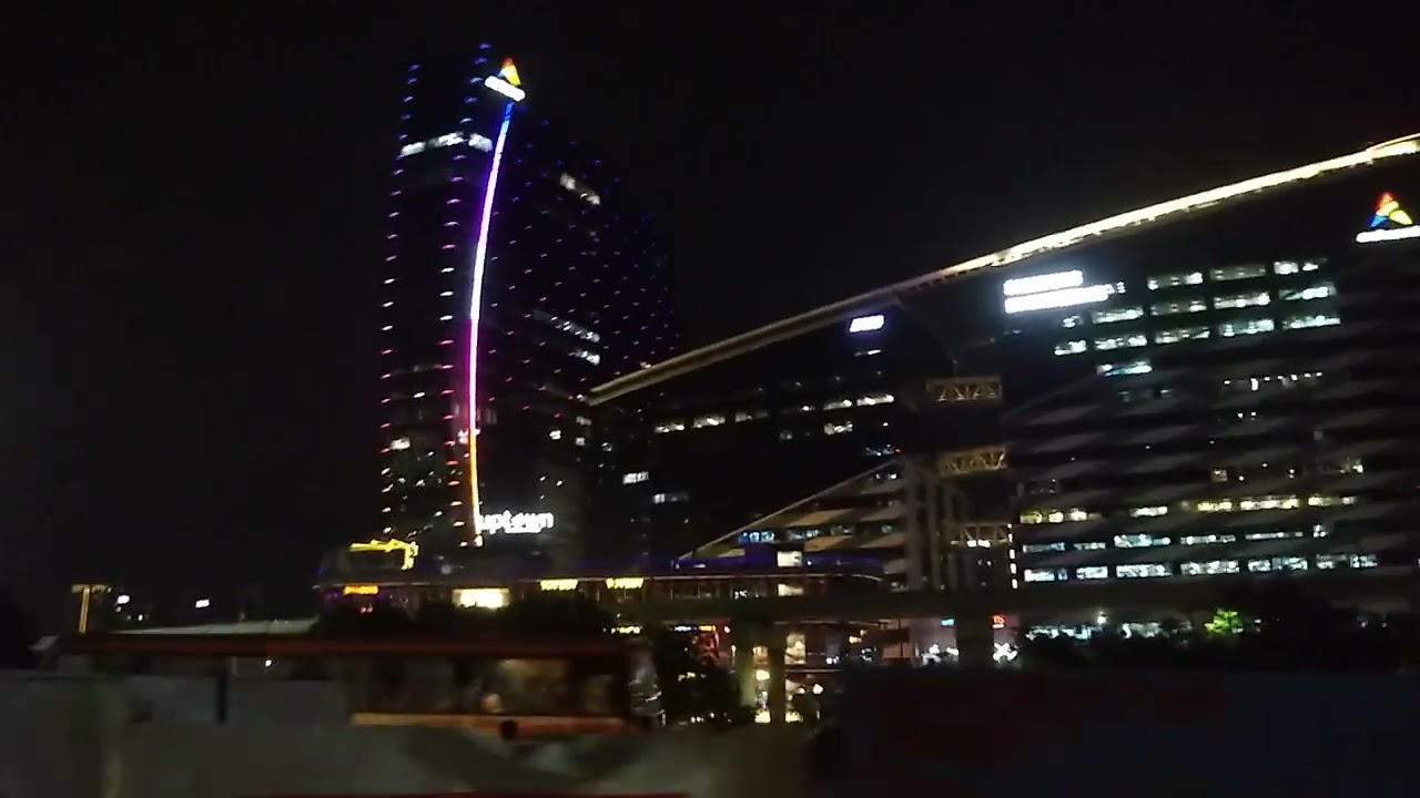 Nodia Advant ,Sumsung building, Toyboy , Night view Advant building ...